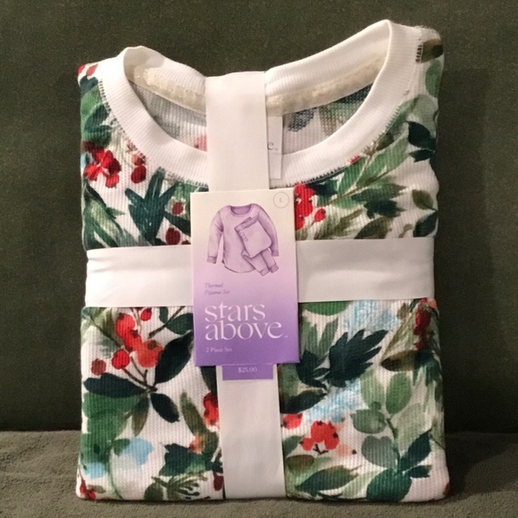 stars above | Intimates & Sleepwear | Stars Above Wintery Holly Berry ...